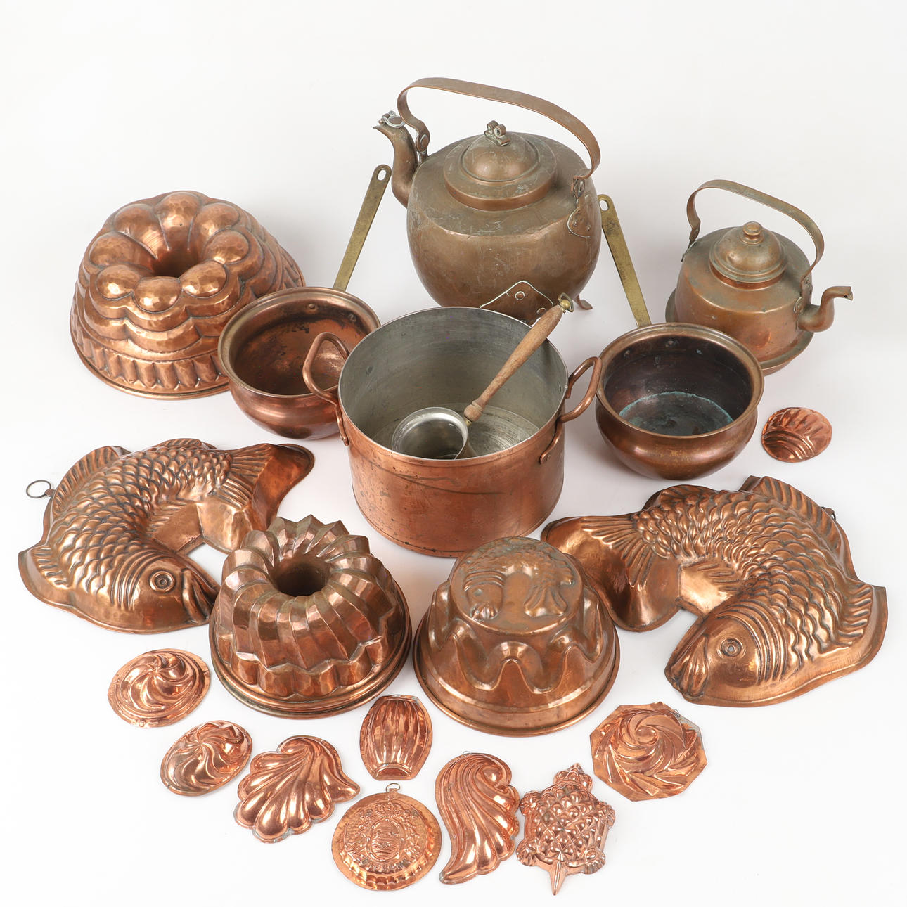 MOLDS, KETTLES MM, 21 pieces, copper, 20th century. Silver & Metals ...