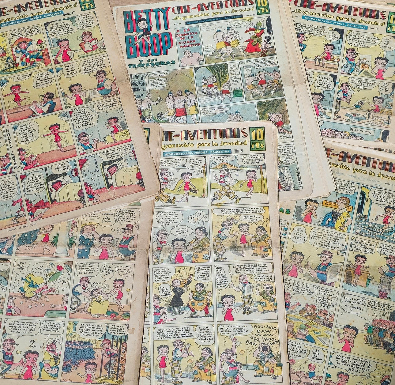 Thirty issues of Cine-Aventuras magazine featuring Betty Boop and her ...