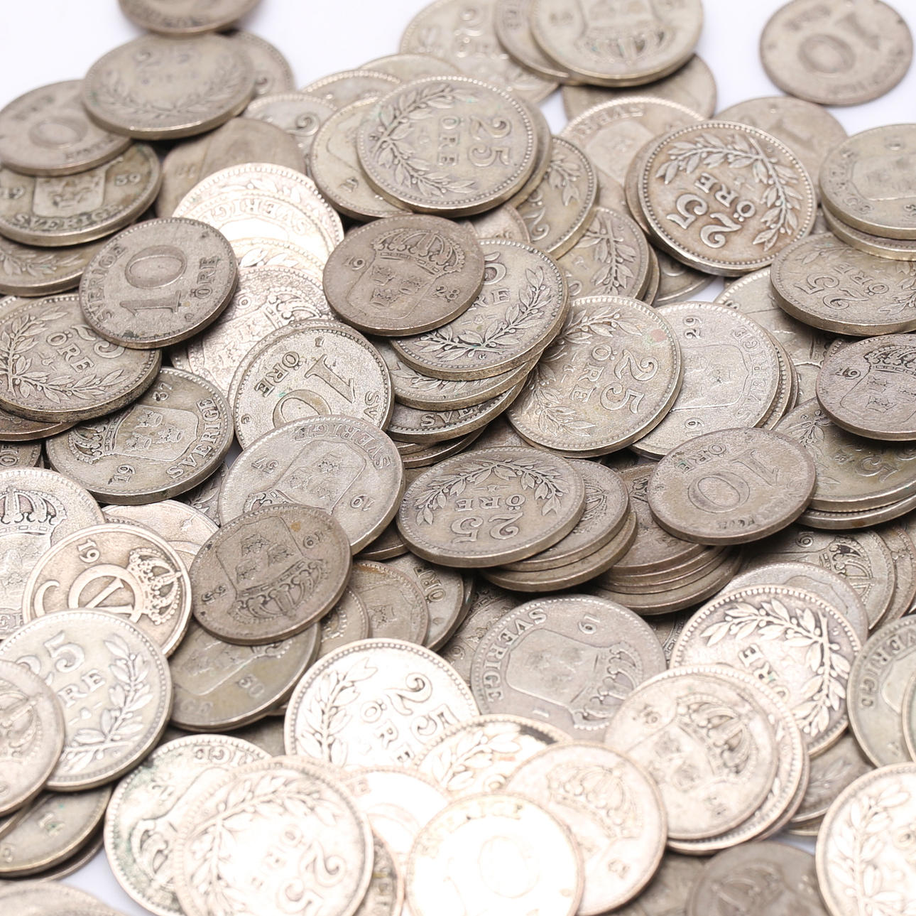 MYNT, Sverige, silverhaltiga, total vikt ca 350 gram. Mynt, Medaljer ...