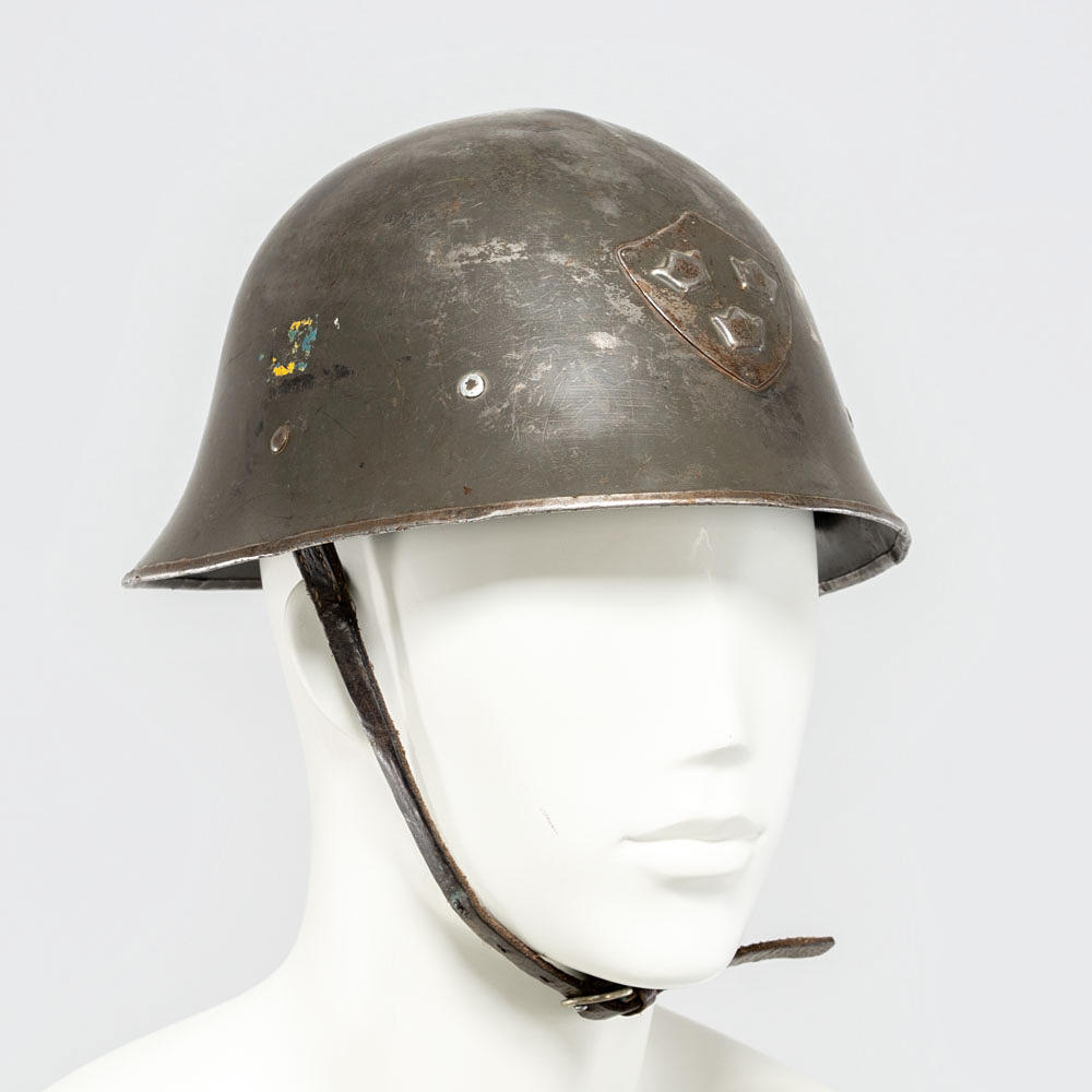 HJÄLM, Tre kronor, Militär, 1900-tal. Vapen & Militaria - Övrig ...