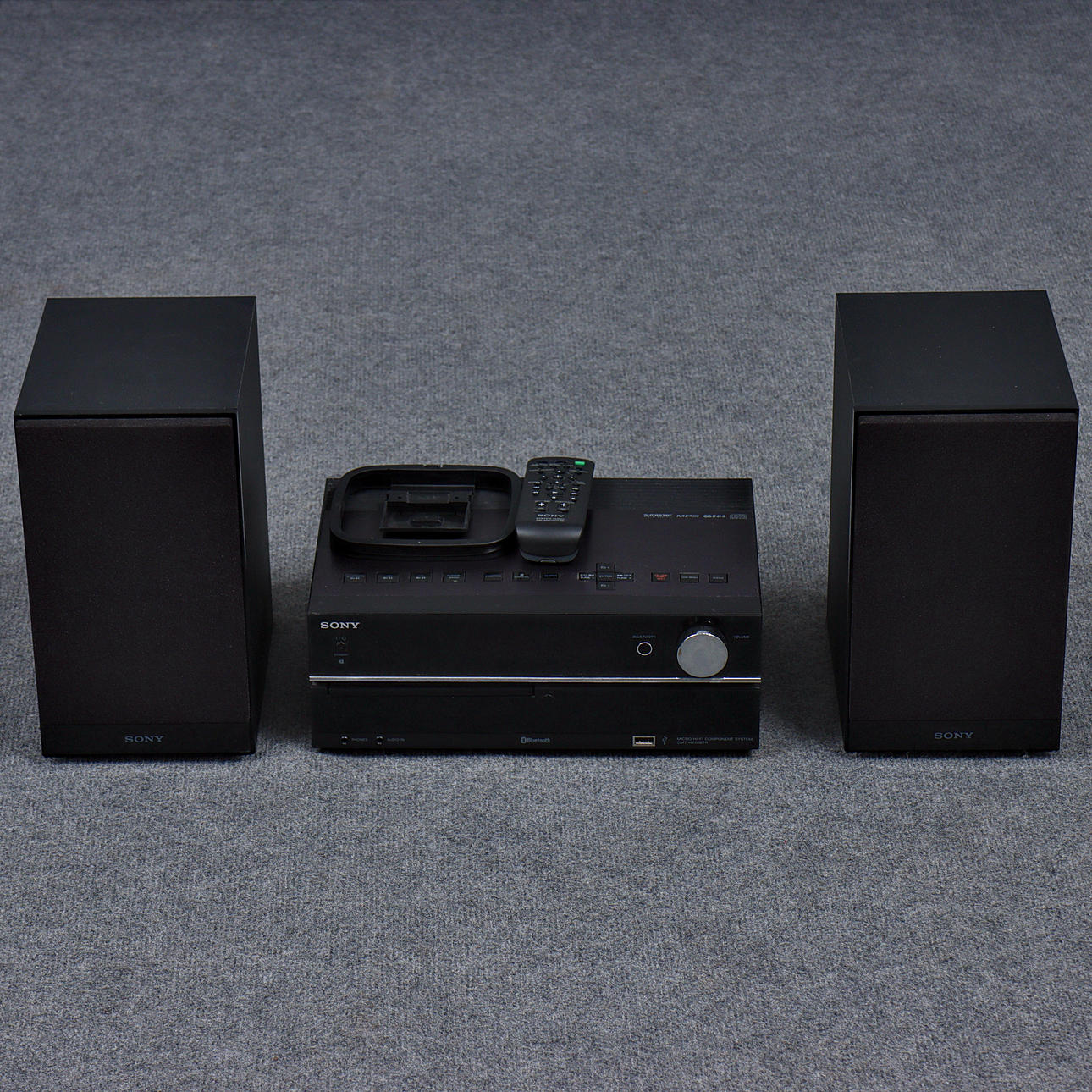 SONY HCD-HX50BTR COMPACT DISC RECEIVER WITH REMOTE CONTROL AND SONY ...