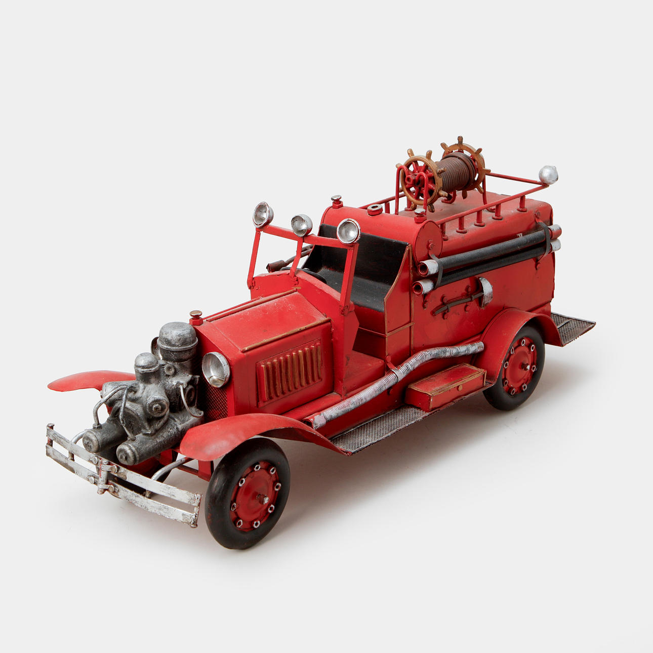 A metal fire truck, 20th century. Toys - Other toys - Auctionet