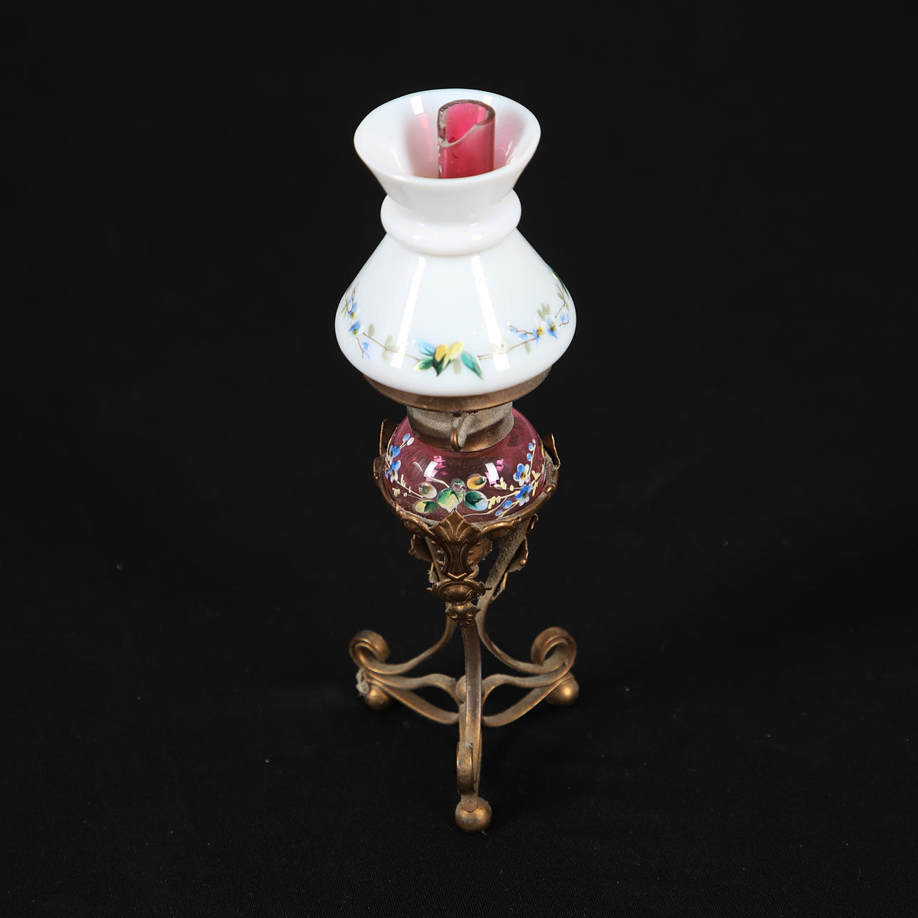 A PALAIS ROYALE STYLE ENAMELLED GLASS MINIATURE OIL LAMP AND SHADE ...