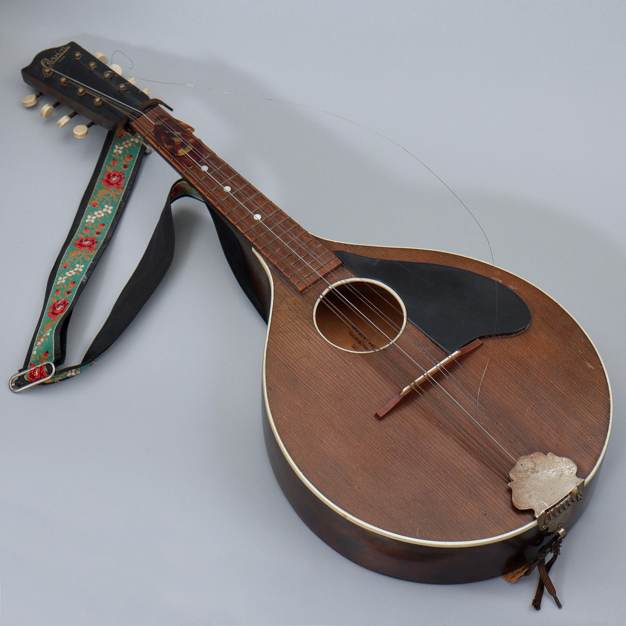 LEVIN MANDOLIN, HERMAN CARLSON LEVIN MUSICAL INSTRUMENT FACTORY ...