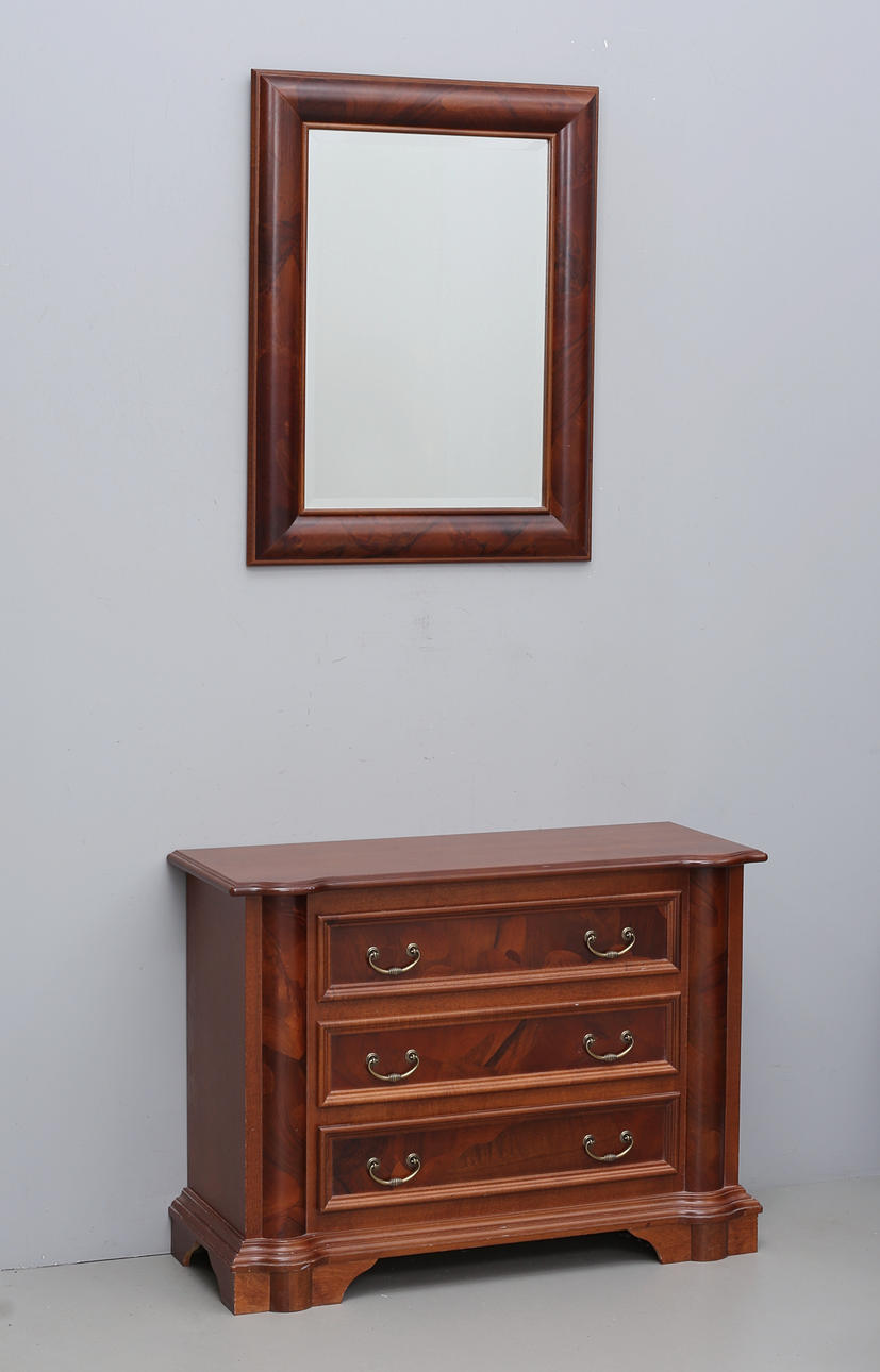 A two-piece hall furniture, English style, 20th century. Furniture ...