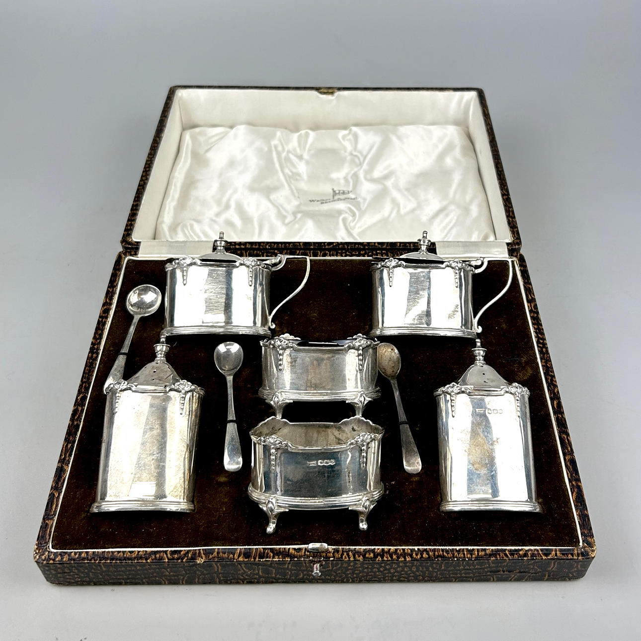 CASED SET OF SIX HALLMARKED SILVER CRUET ITEMS. Silver & Metals ...