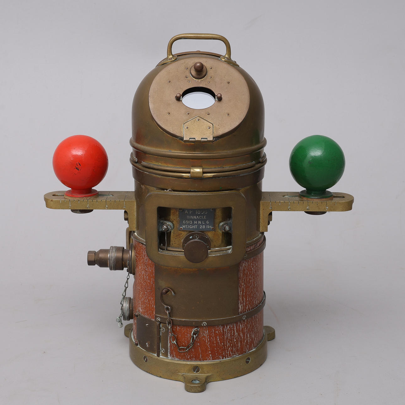 UBÅTSKOMPASS OCH AZIMUTCIRKEL MED NAKTERHUS/SUBMARINE COMPASS WITH ...