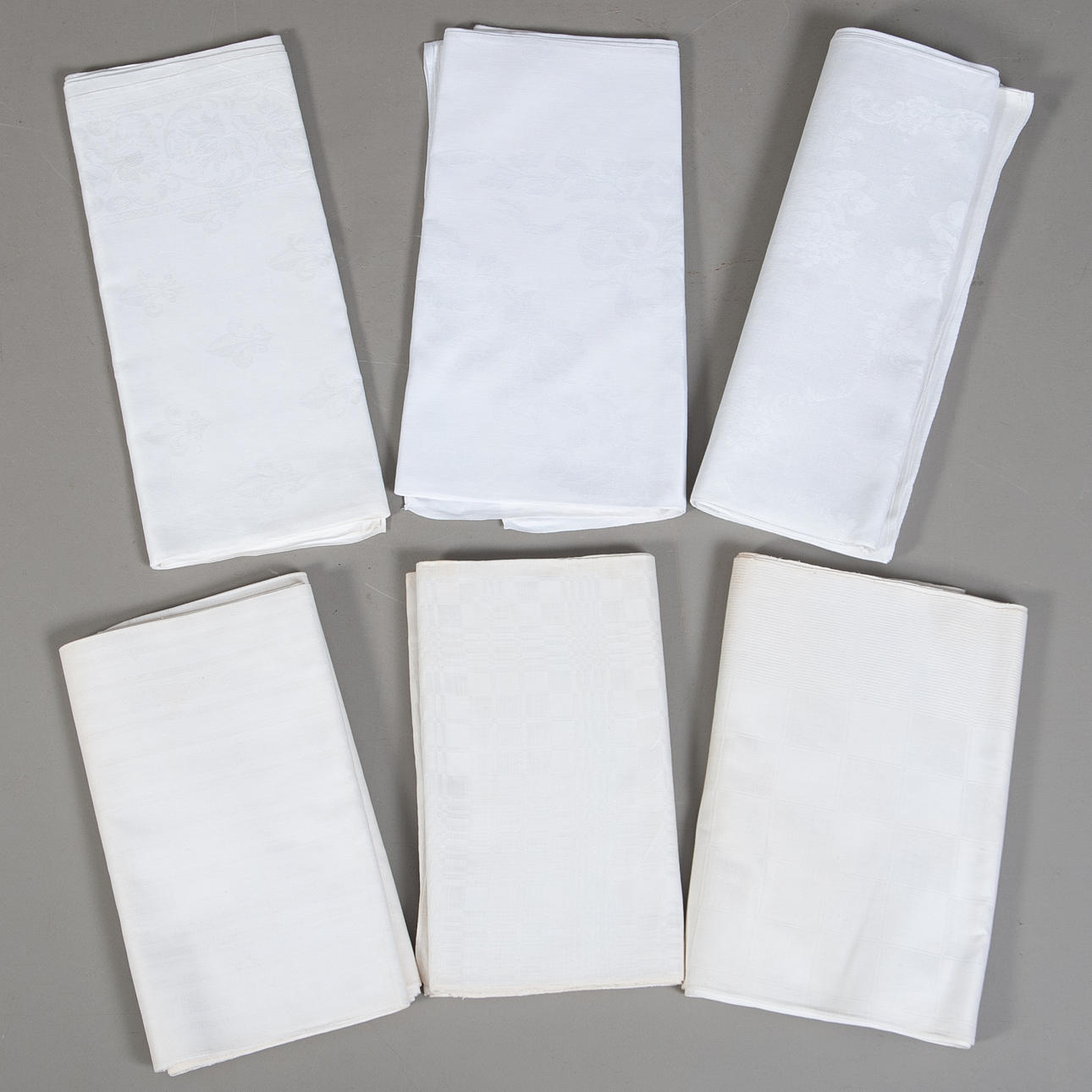 DUKAR. 6 st linne och linnedamast. Mattor & Textil - Textil - Auctionet