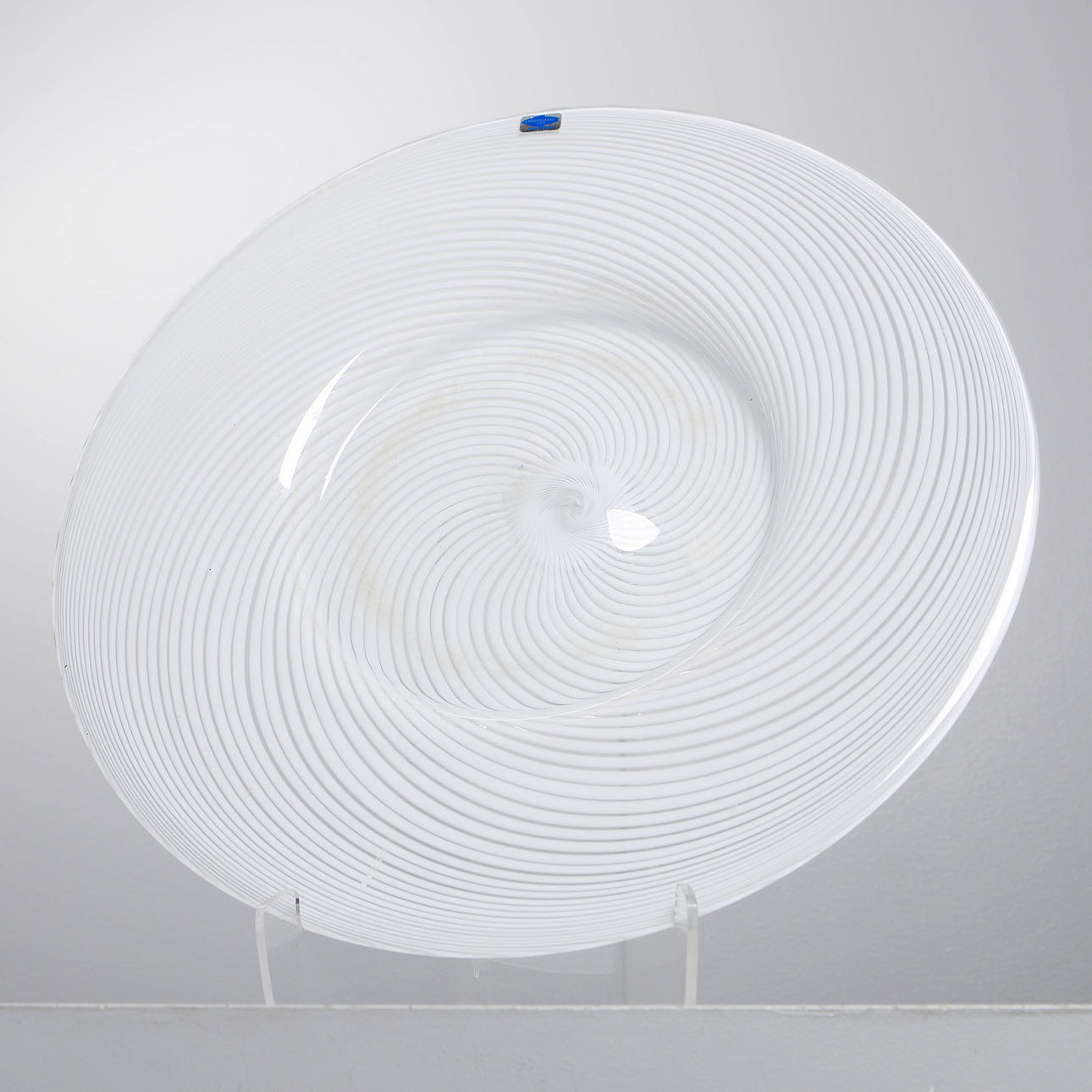 HEIKKI ORVOLA. Plate, Nuutajärvi, signed. Glass - Utility glass - Auctionet