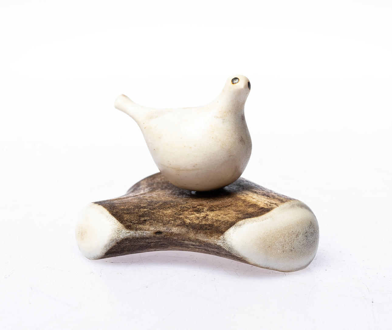 HIS MIKAEL SUNNA. Grouse, reindeer horn, sameslöjd, signed ...