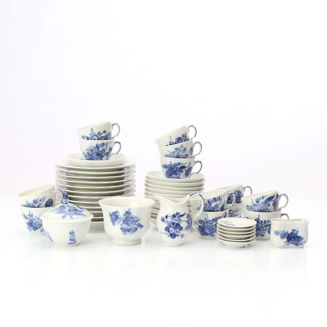 BLUE FLOWER, COFFEE SET, 34 PIECES. Porcelain. Royal Copenhagen ...