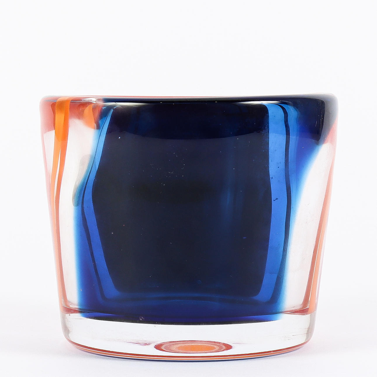 ERIK HÖGLUND. A bowl, Strömbergshyttan, signed and numbered 16/200 ...