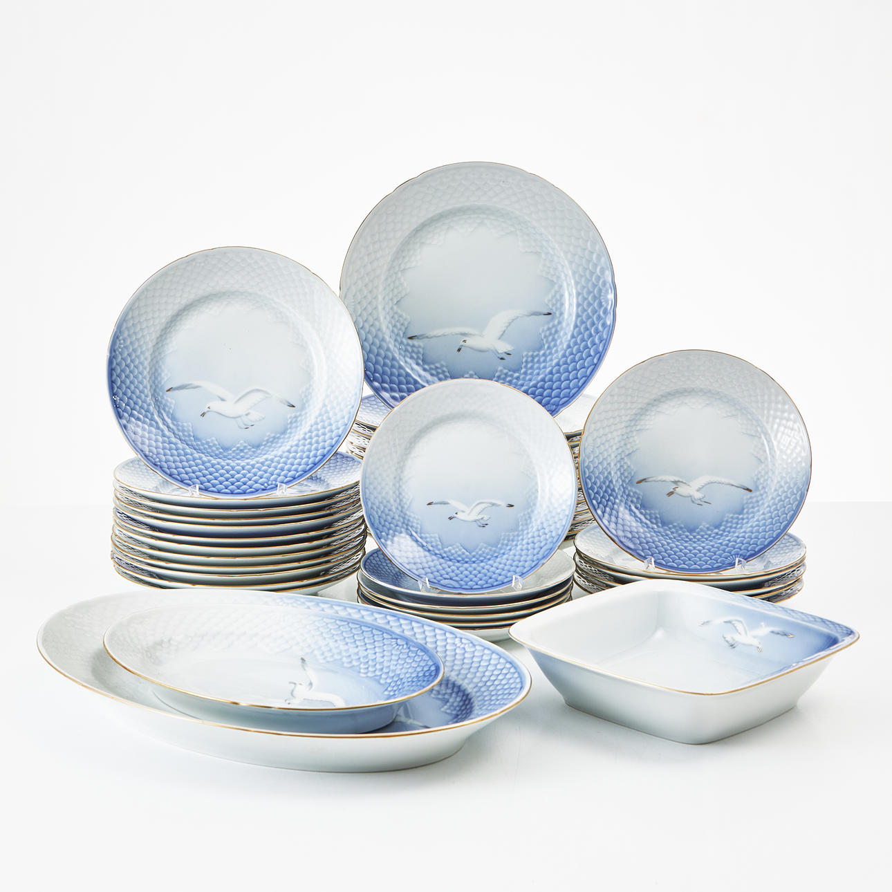 FANNY GRADE. “The Seagull”, Bing & Gröndahl, food service, 36 dlr ...