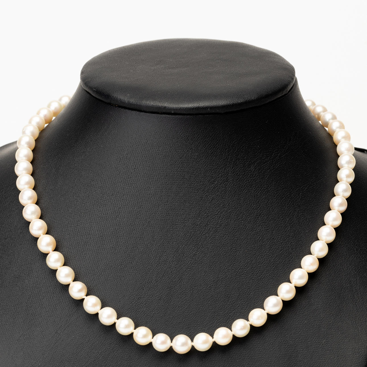 PÄRLCOLLIER, lås i vitguld 18K, JKA, Svenska importstämplar. Smycken ...