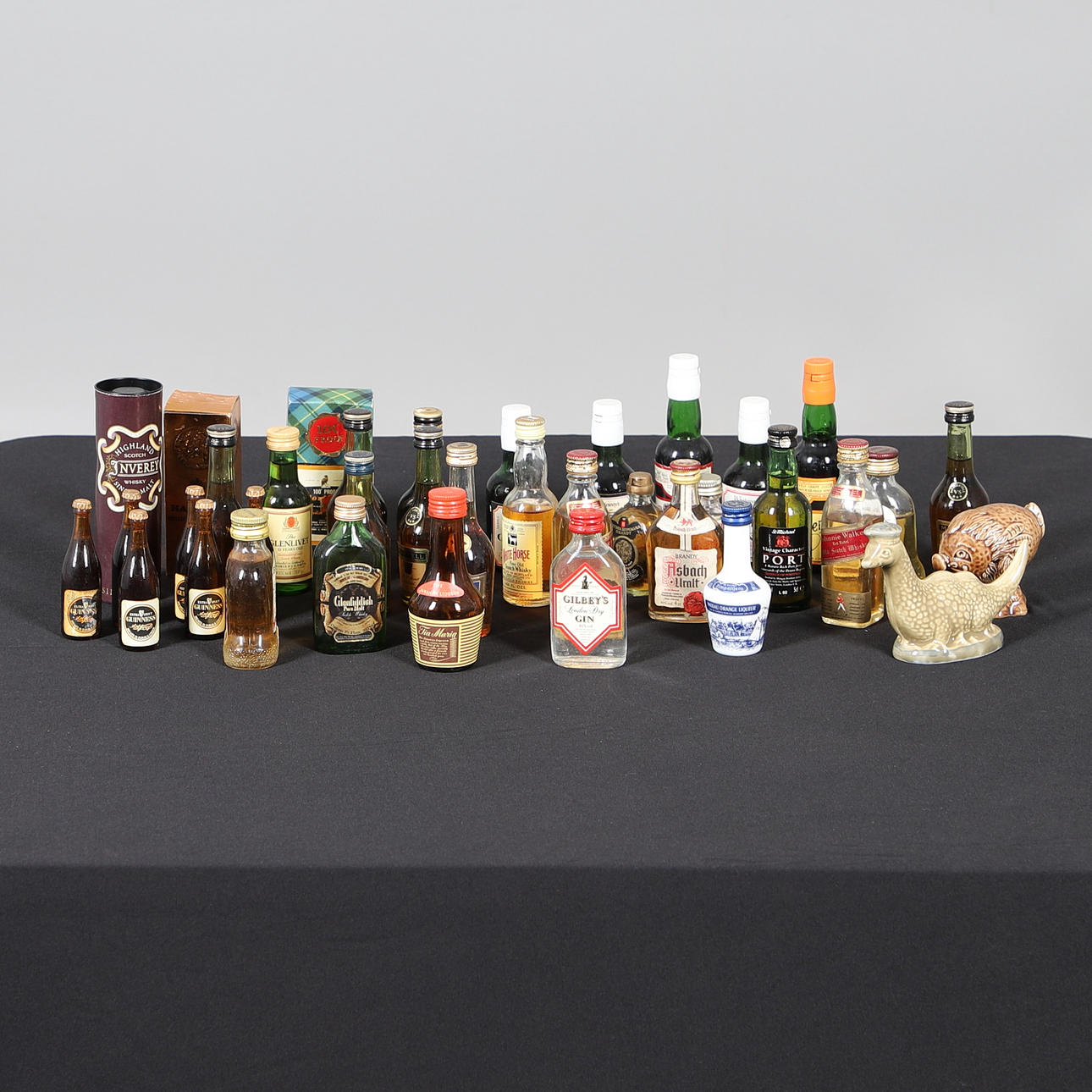 A COLLECTION OF MINIATURE ALCOHOL. Wine, Port & Spirits - Auctionet