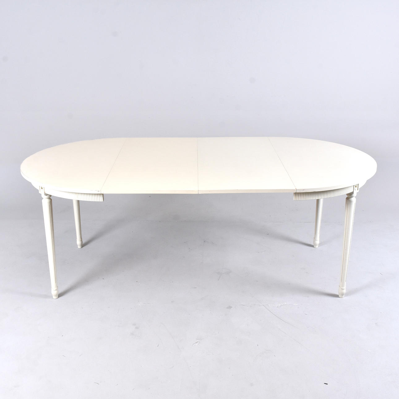 A Gustavian-style dining table, 20th century. Furniture - Tables ...