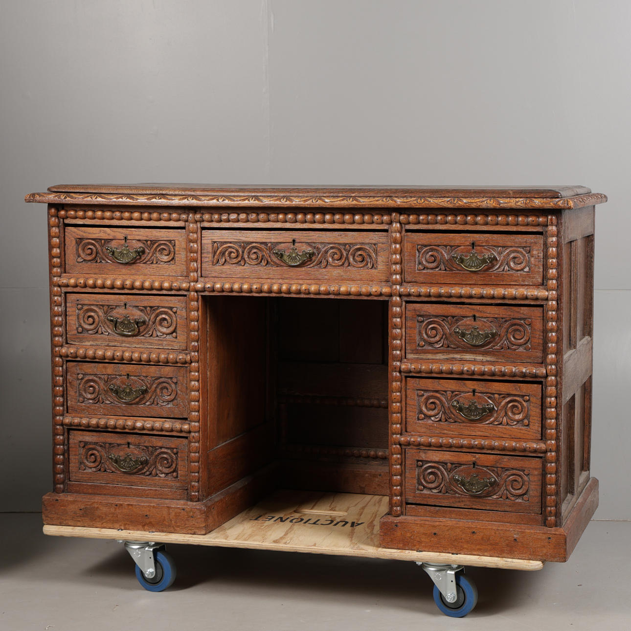 A LATE 19TH CENTURY CONTINENTAL OAK WRITING DESK. Furniture - Desks ...