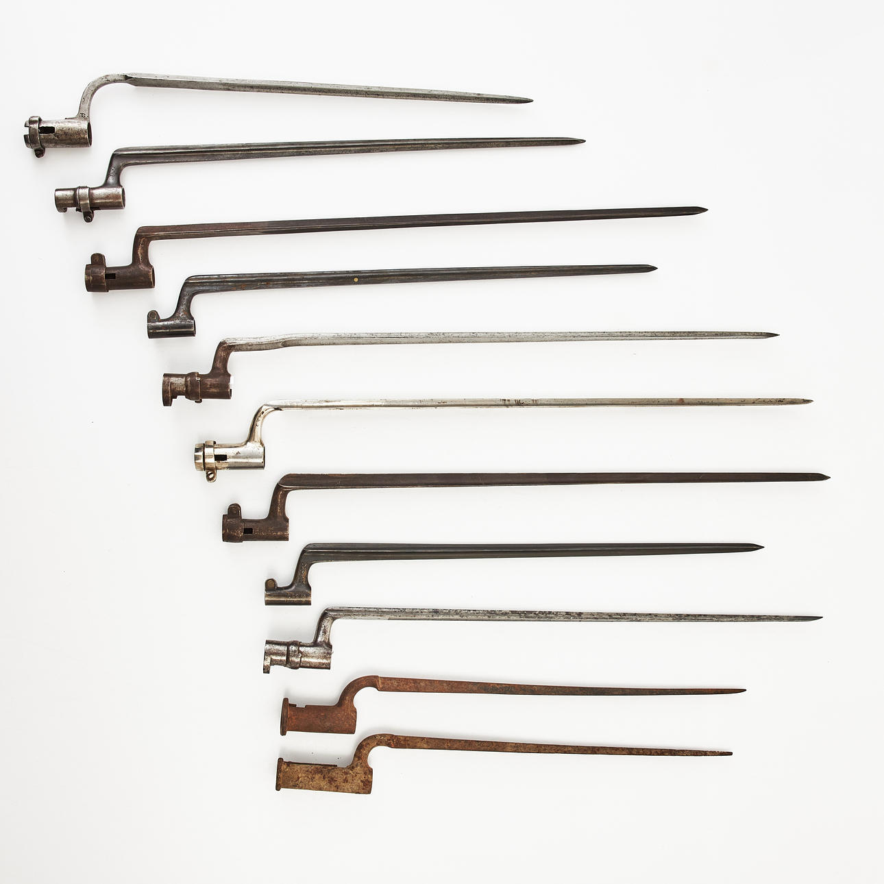 A set of 11 partly Swedish shelf bayonets, 17/1800's. Weapons ...