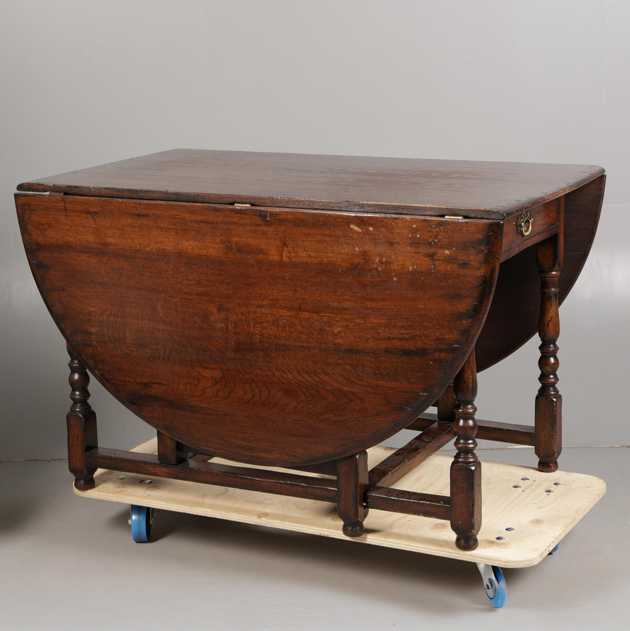 AN 18TH CENTURY STYLE OAK GATE LEG DROP LEAF TABLE. Furniture - Dining ...