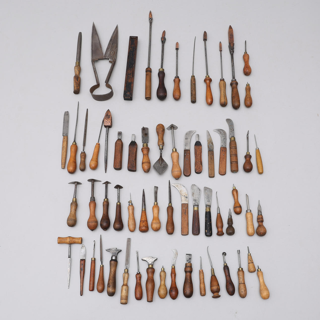 ÄLDRE HANDVERKTYG, 61 DELAR/VINTAGE HAND TOOLS 61 PCS, verktyg för ...