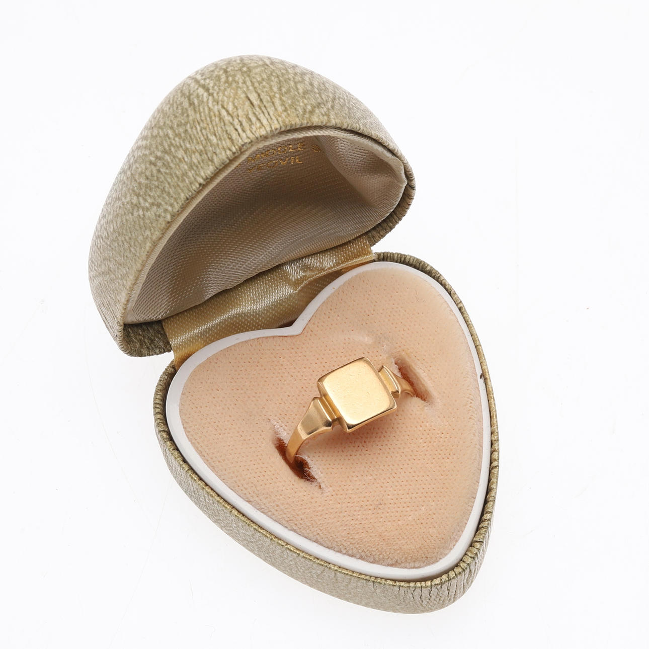 AN 18CT GOLD SIGNET RING. Jewellery & Gemstones - Rings - Auctionet