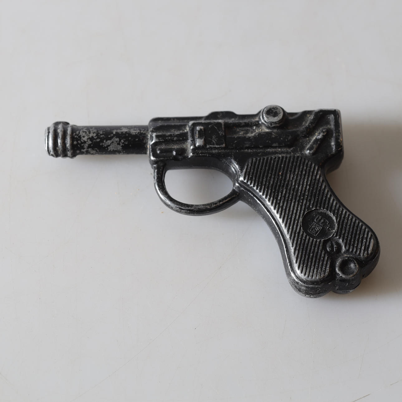 A toy gun, metal, 20th century. Toys - Other toys - Auctionet