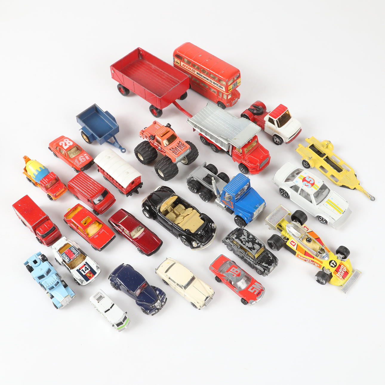 LEKSAKSBILAR, 25 delar, bl. a. Gorgi, Matchbox och Mojorette. Leksaker ...