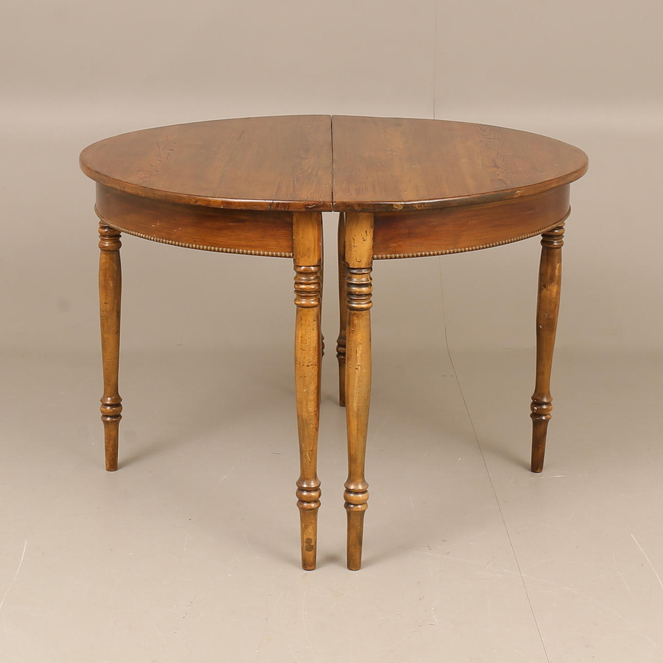 MATBORD, trä, 1800-tal. Möbler - Matbord - Auctionet