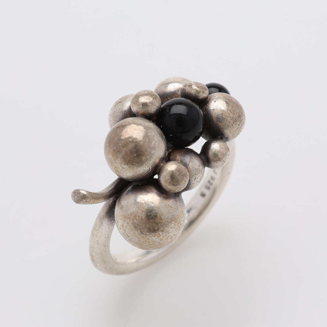 GEORG JENSEN RING STERLING SILVER OCH ONYX (KOLLEKTION MOONLIGHT GRAPES ...