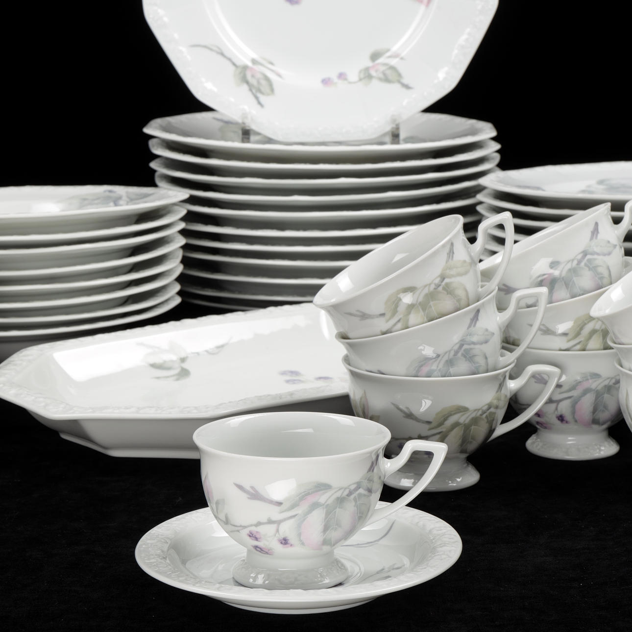 A set of 66 pieces, “Maria Blackberry”, Classic Rose, Rosenthal, second ...