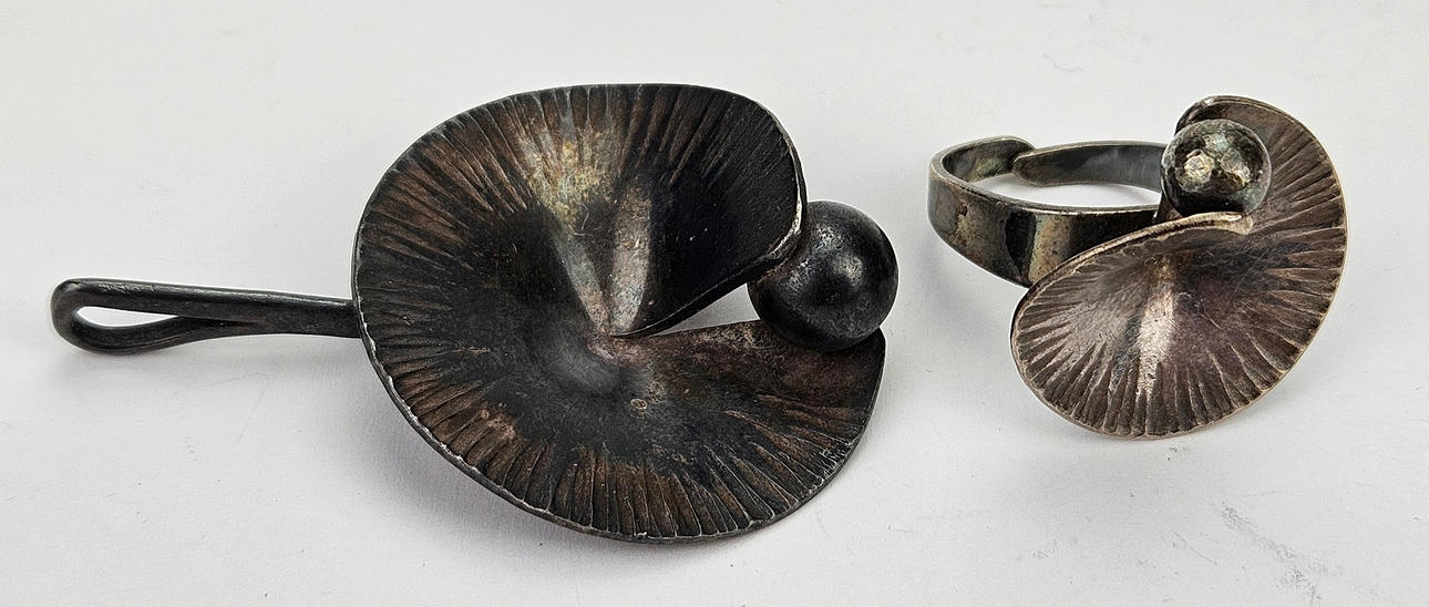 KE PALMBERG. Ring och hänge, silver, Alton, Falköping 1973. Smycken ...