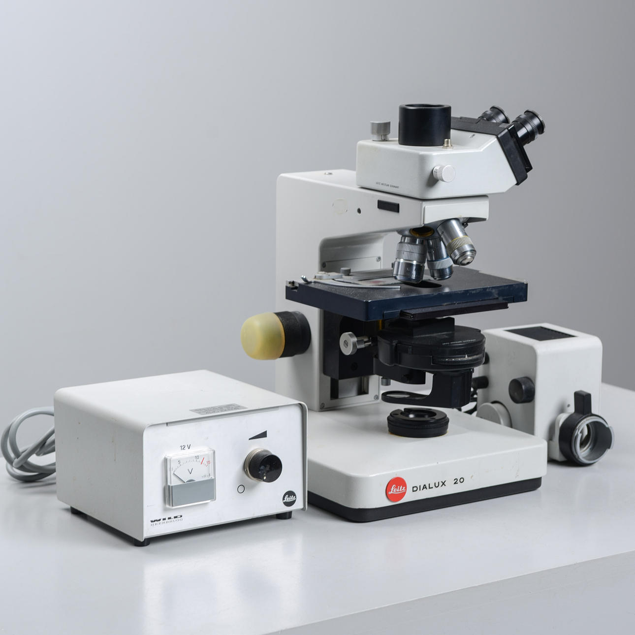 MICROSCOPE, Leitz Dialux 20. Photo, Cameras & Lenses - Other - Auctionet