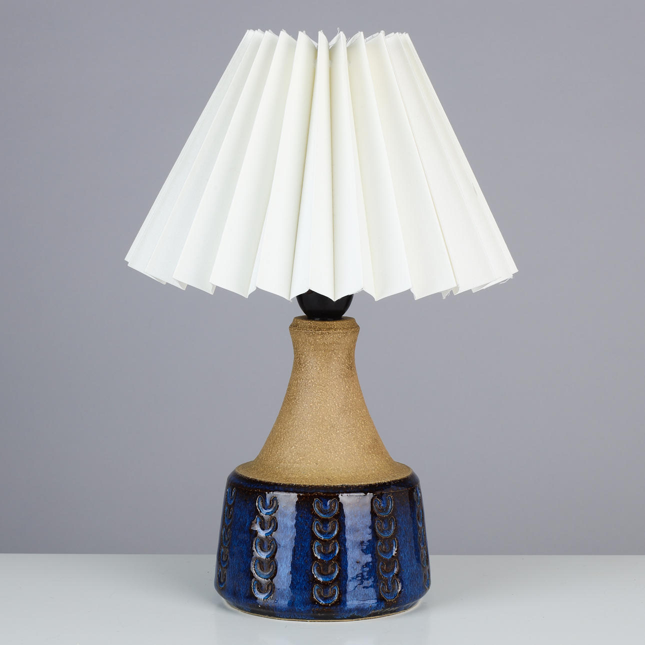 MARIA PHILIPPI (1927-2004). Table lamp made of partly blue-glazed ...