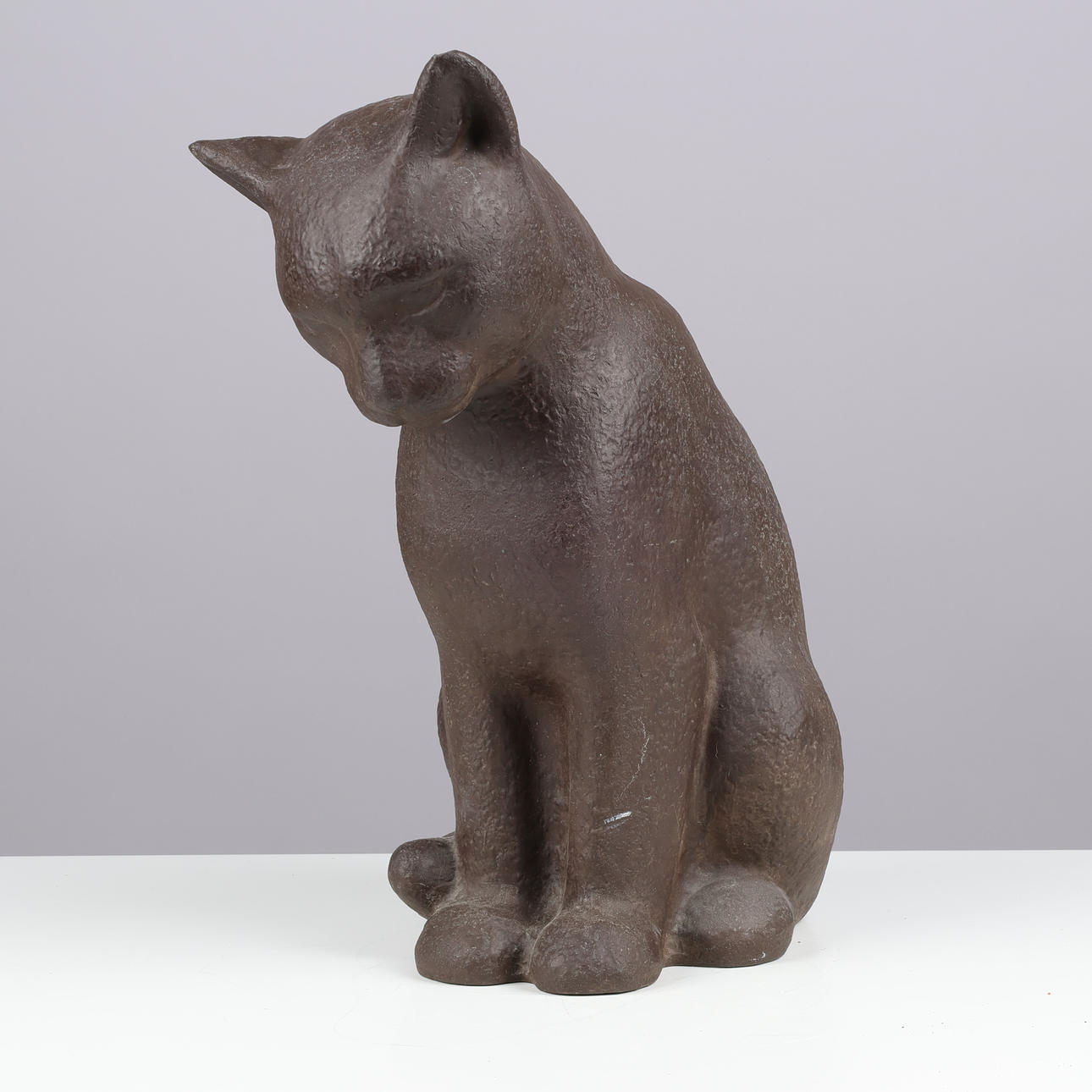 JOHANNES HANSEN. Figur av sittande katt gjord av stengods. nummer 1106 ...
