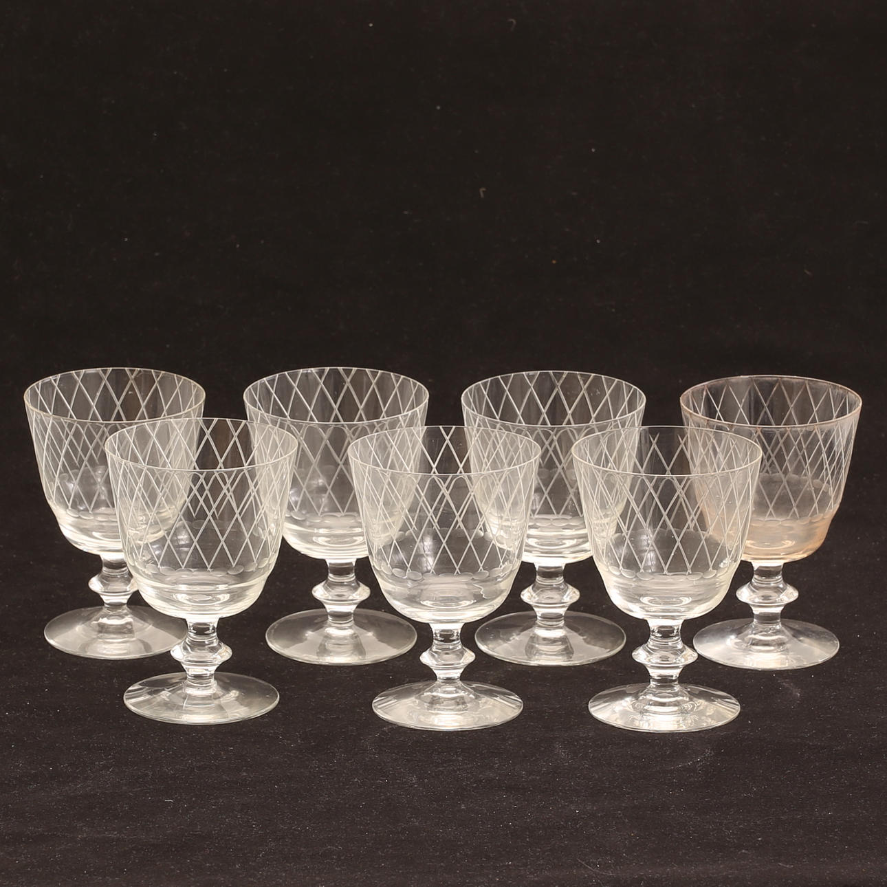 VICKE LINDSTRAND. Wine glasses, 7 pieces, “Sickan”, Kosta. Glass ...