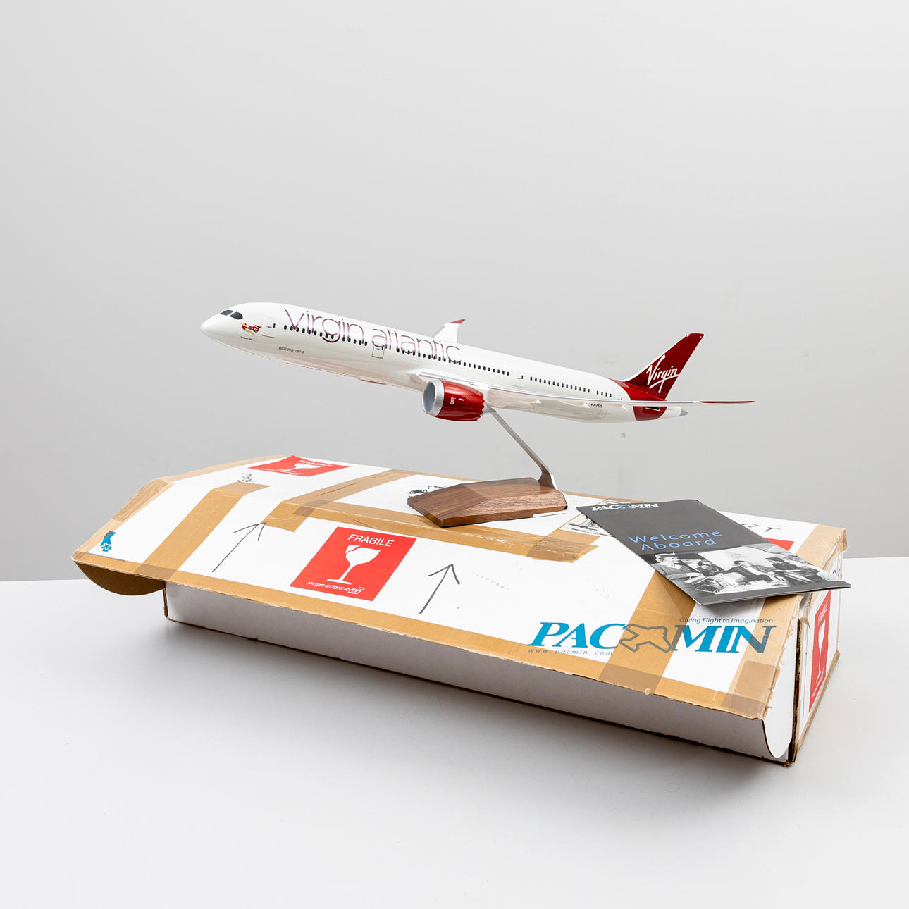 MODEL AIRCRAFT, with stand, Virgin airlines Boeing 787-9, Pacmin, 2000s ...