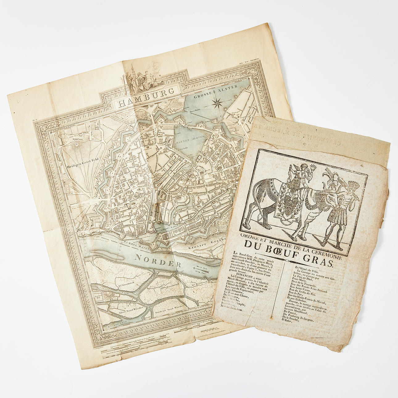 2 TRÄSNITT, FRANKRIKE, tidigt 1800-tal, 1 karta Hamburg, 1803. Böcker ...