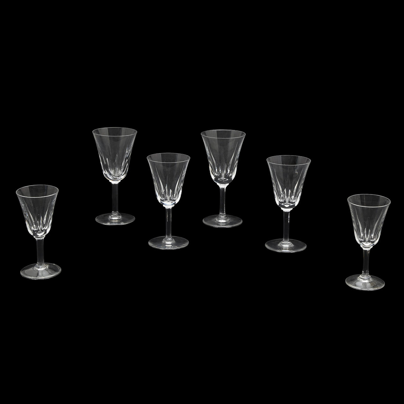 Glas-servis för åtta personer från Saint Louis. Glas - Serviser - Auctionet