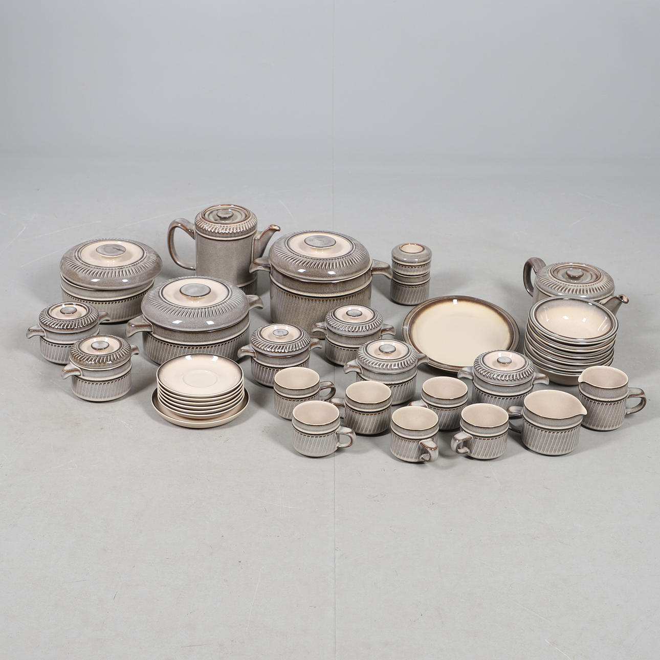 A LARGE QUANTITY OF DENBY. Ceramics & Porcelain - European - Auctionet