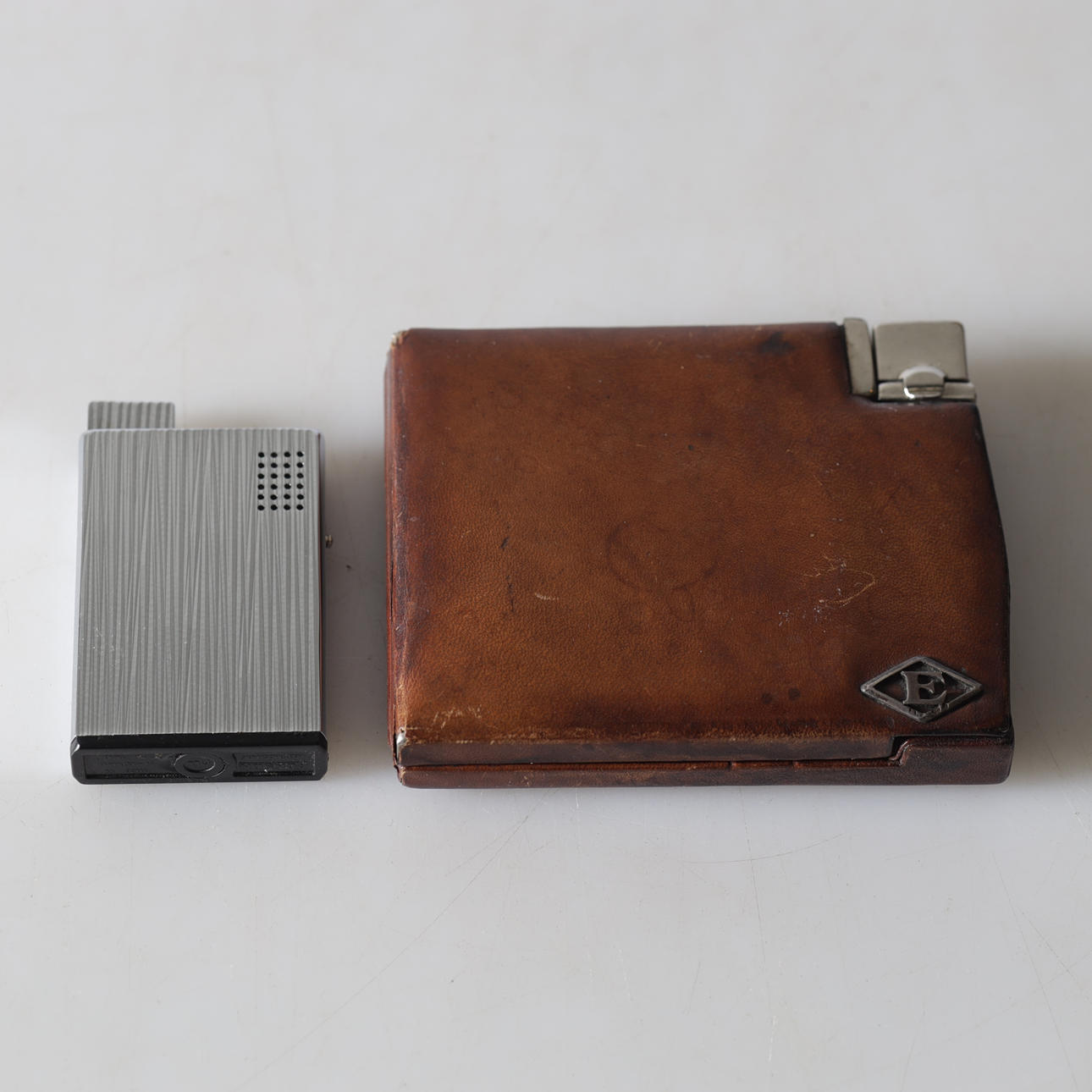 A set of two Ronson cigarette lighters, 20th century. Collectables ...