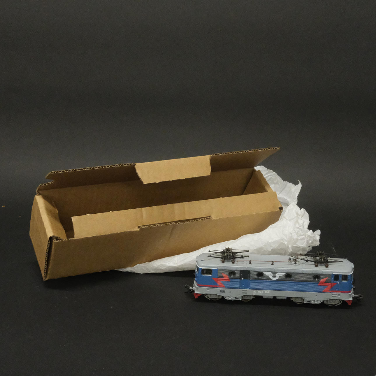 MARKLIN. MODEL RAILWAY, ELECTRIC LOCOMOTIVE. “RC3 1061". SCALE H0. Toys ...