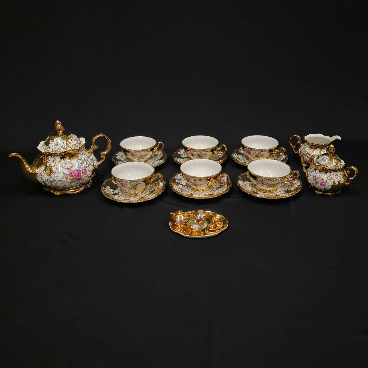 ITALIAN GILT TEA SET. Ceramics & Porcelain - European - Auctionet