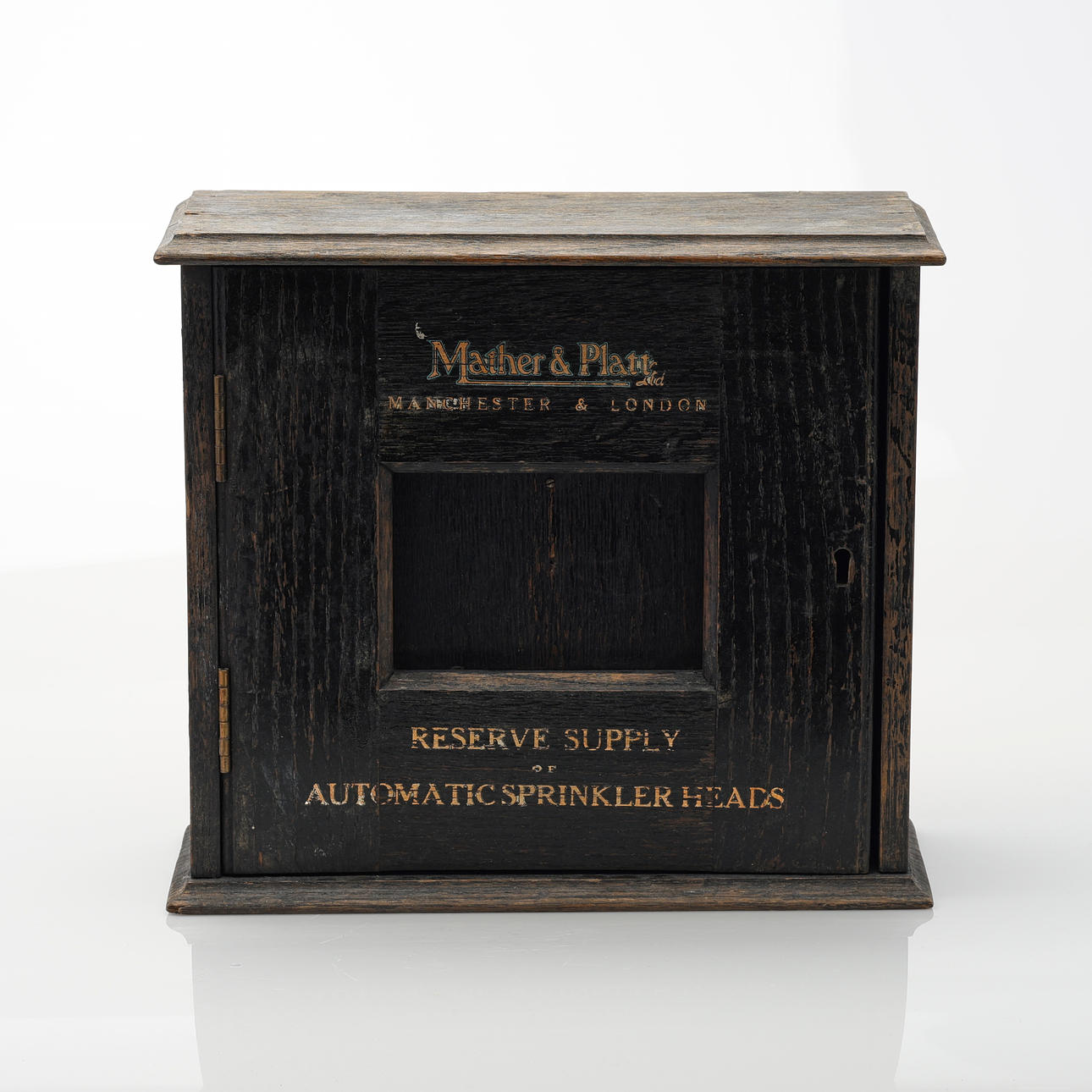VÄGGSKÅP. England, "Mather & Platt Ltd", Reserve supply of automatic ...