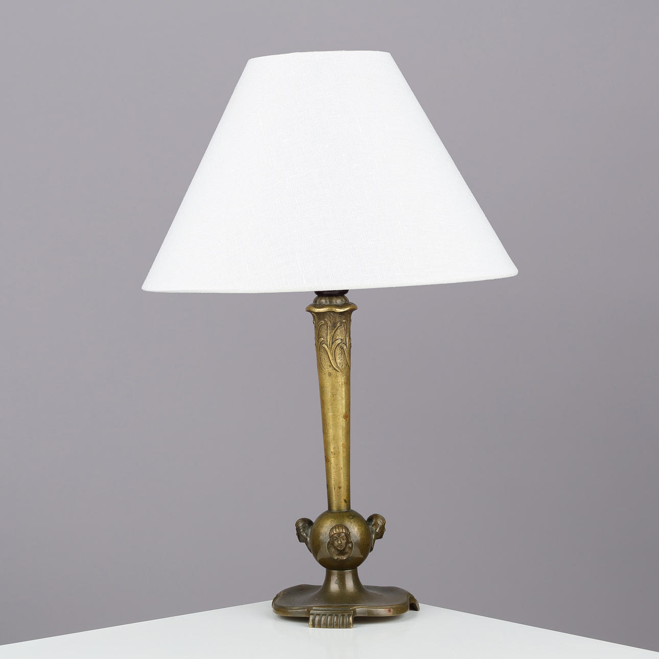 Table lamp in patinated brass with decorative details, approx. 1950s ...