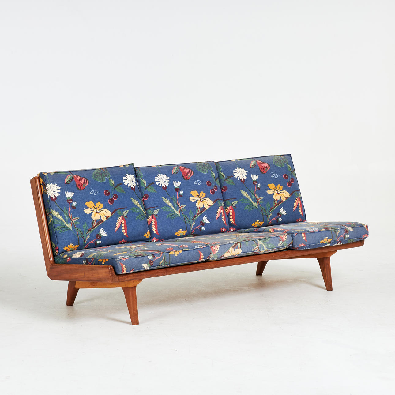 CARL GUSTAF HIORT AF ORNÄS (1911-1996). Sofa, "Studio", Entwurfsjahr ...