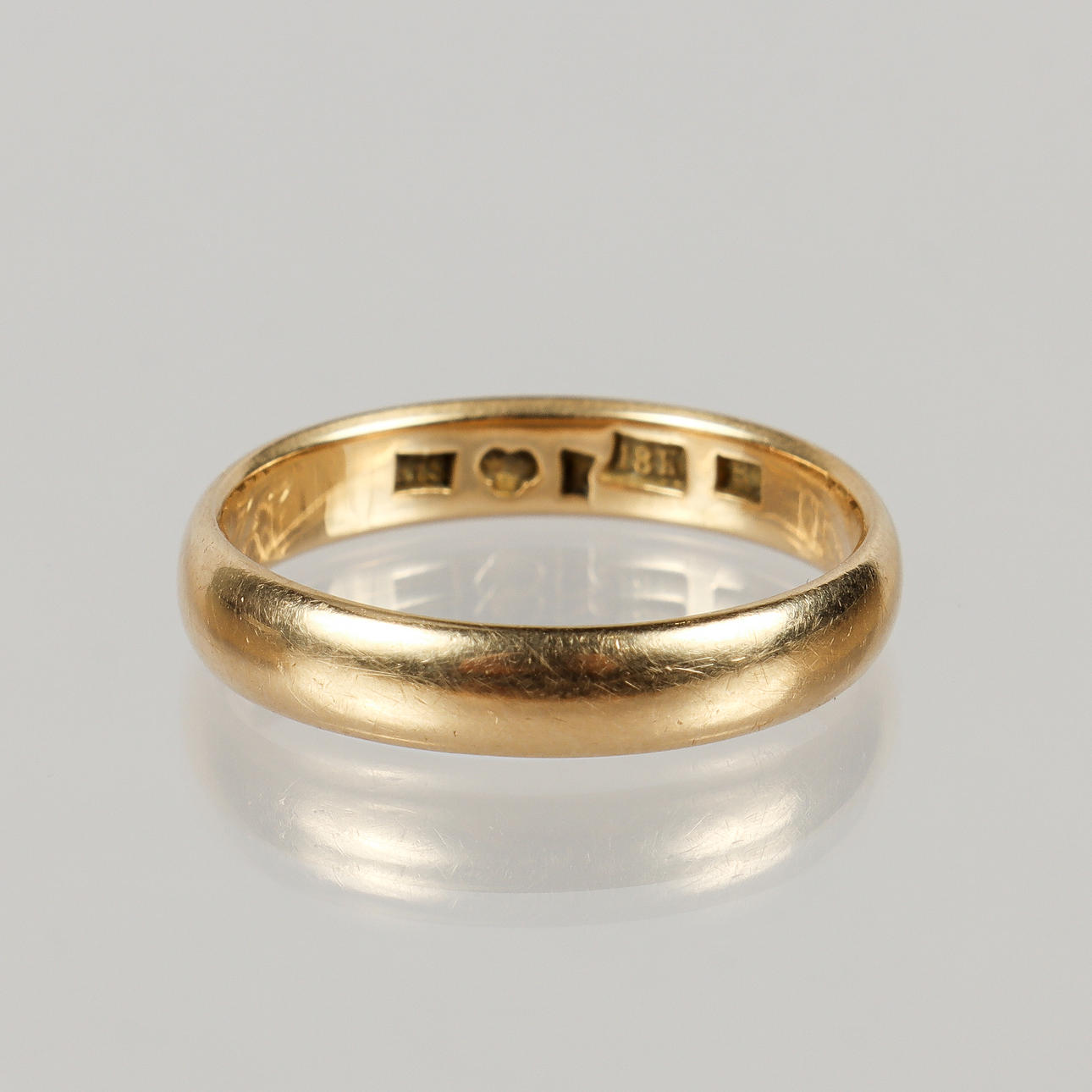 RING 18k guld. Smycken & Ädelstenar - Ringar - Auctionet