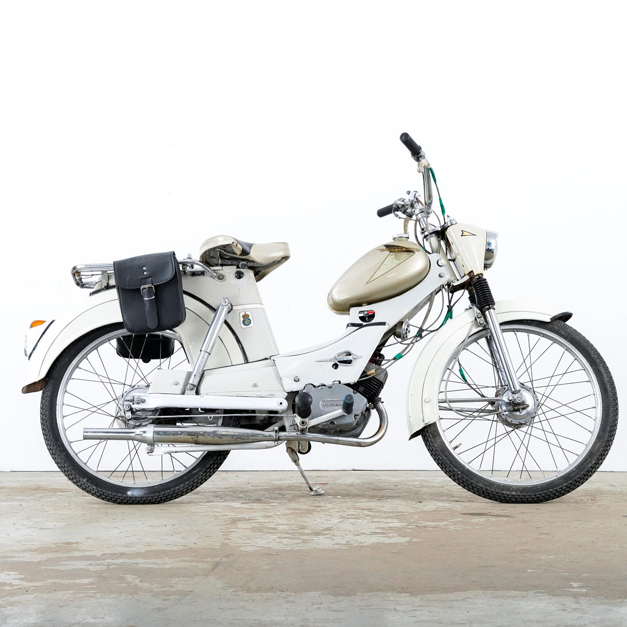 HUSQVARNA, modell 4312, ca 1963, Sverige. Fordon, Båtar & Delar ...