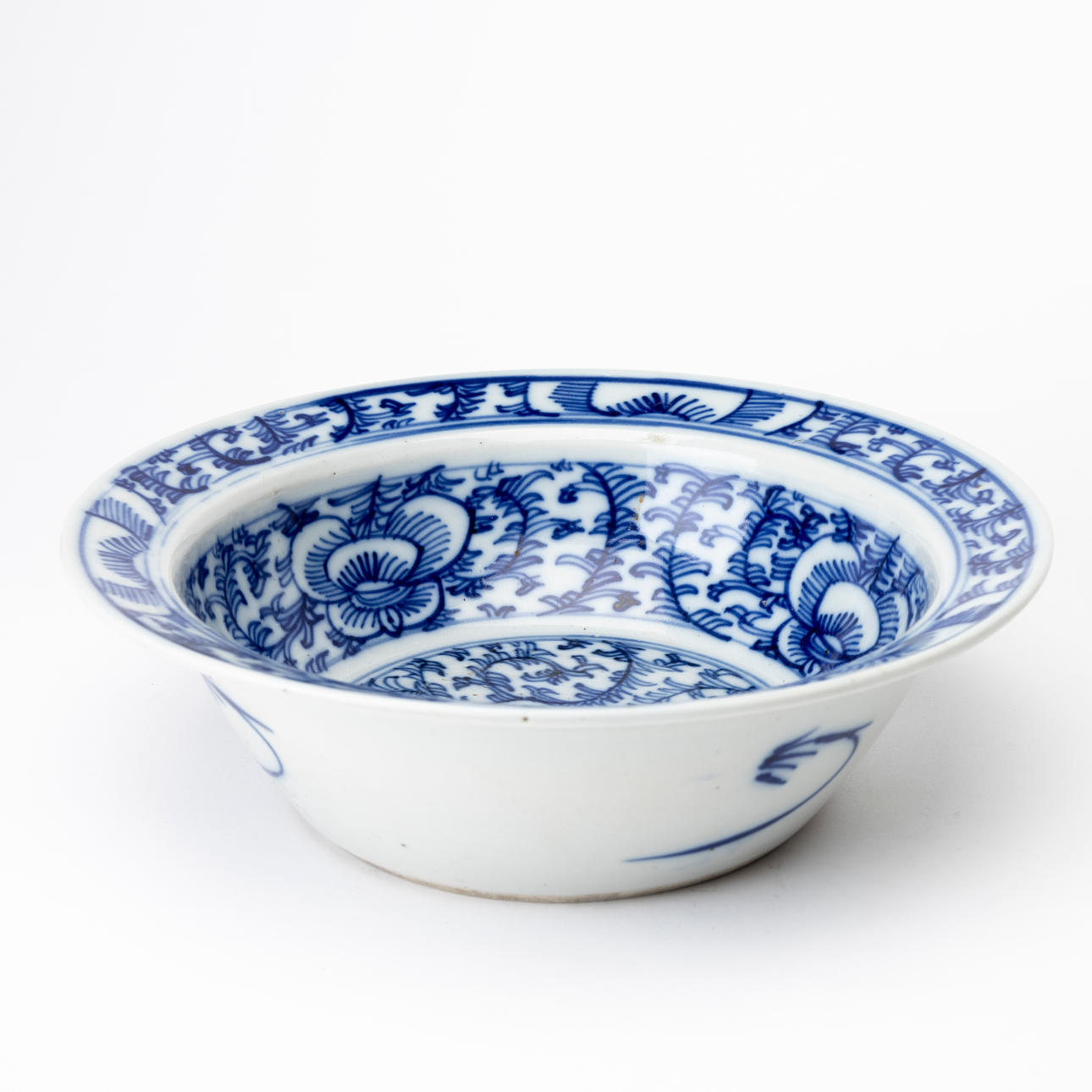 WASH BASIN, porcelain, China, Qing dynasty, 19th century. Asiatica ...
