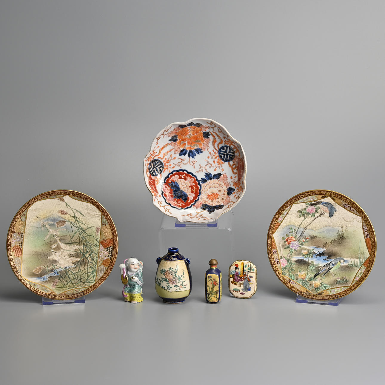 A COLLECTION OF JAPANESE PORCELAIN INCLUDING IMARI AND SATSUMA, 19TH ...