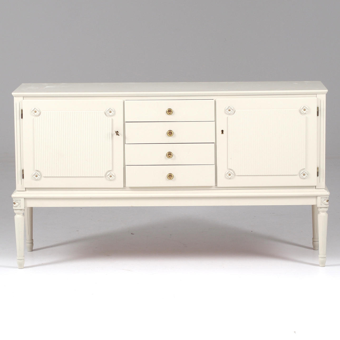 SIDEBOARD, Gustaviansk stil, 1900-talets andra hälft. Möbler - Byråar ...